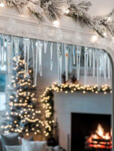 22 Stunning Mirror Decorating Ideas for Christmas Festivities