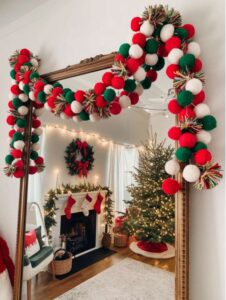 22 Stunning Mirror Decorating Ideas for Christmas Festivities